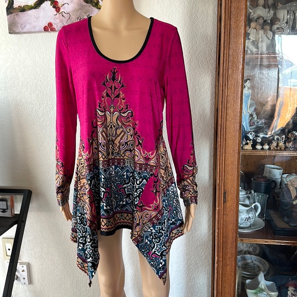 Beige by eci | Tops | Beige By Eci Pink With Colorful Greek Inspired ...
